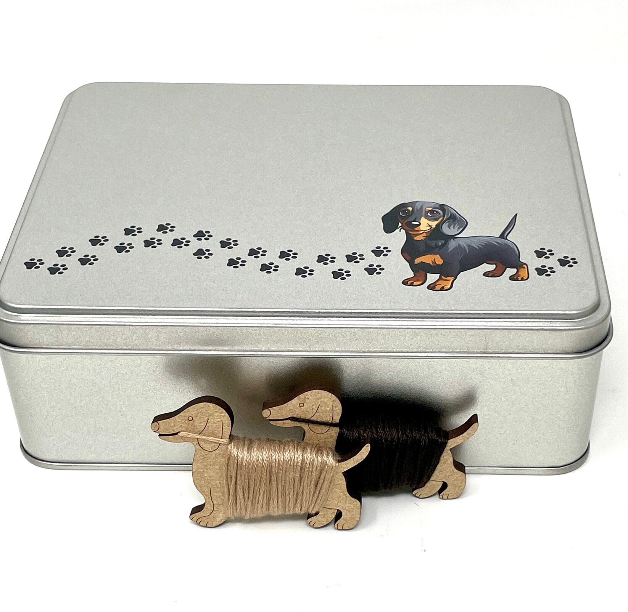 Dachshund tin with 20x premium wooden bobbins for cross stitch and emb ...